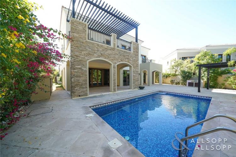 Lime Tree Valley, Jumeirah Golf Estates Area Guide - PropertyDigger.com